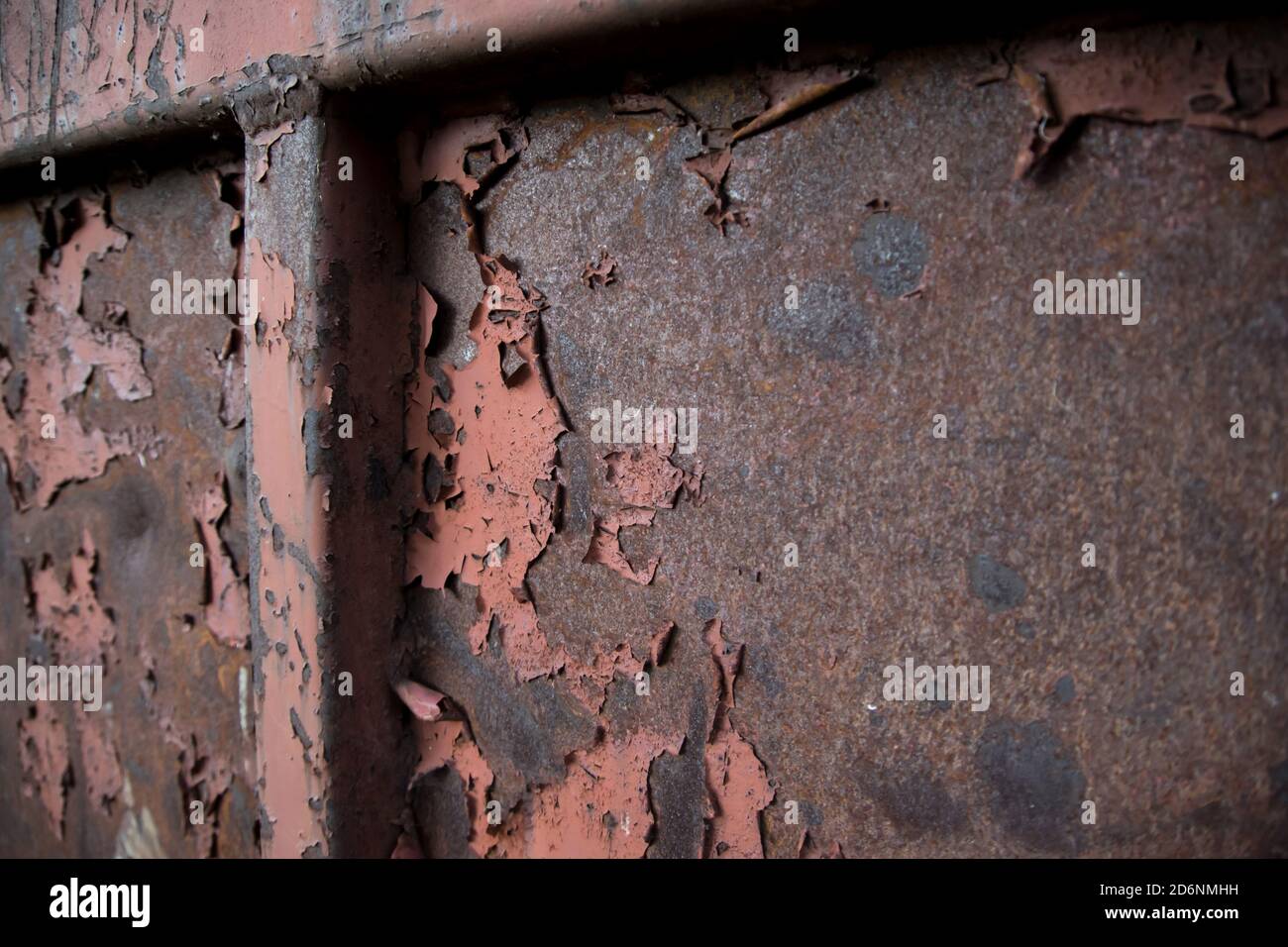 Rust steel surface with chipped paint chunks, grudge Stock Photo - Alamy