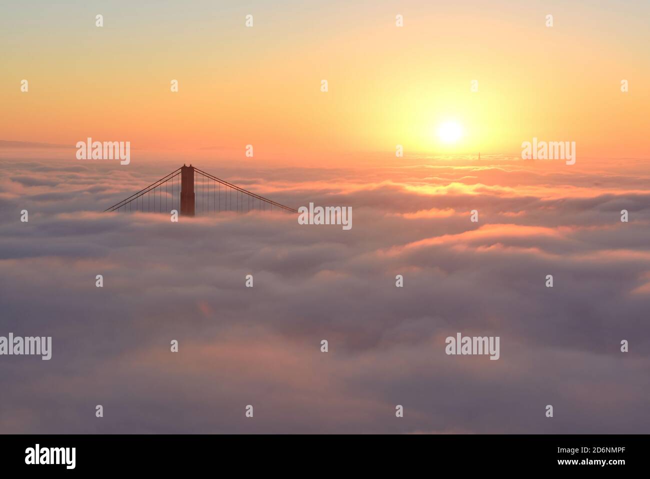 Golden gate bridge at sunrise hi-res stock photography and images - Alamy
