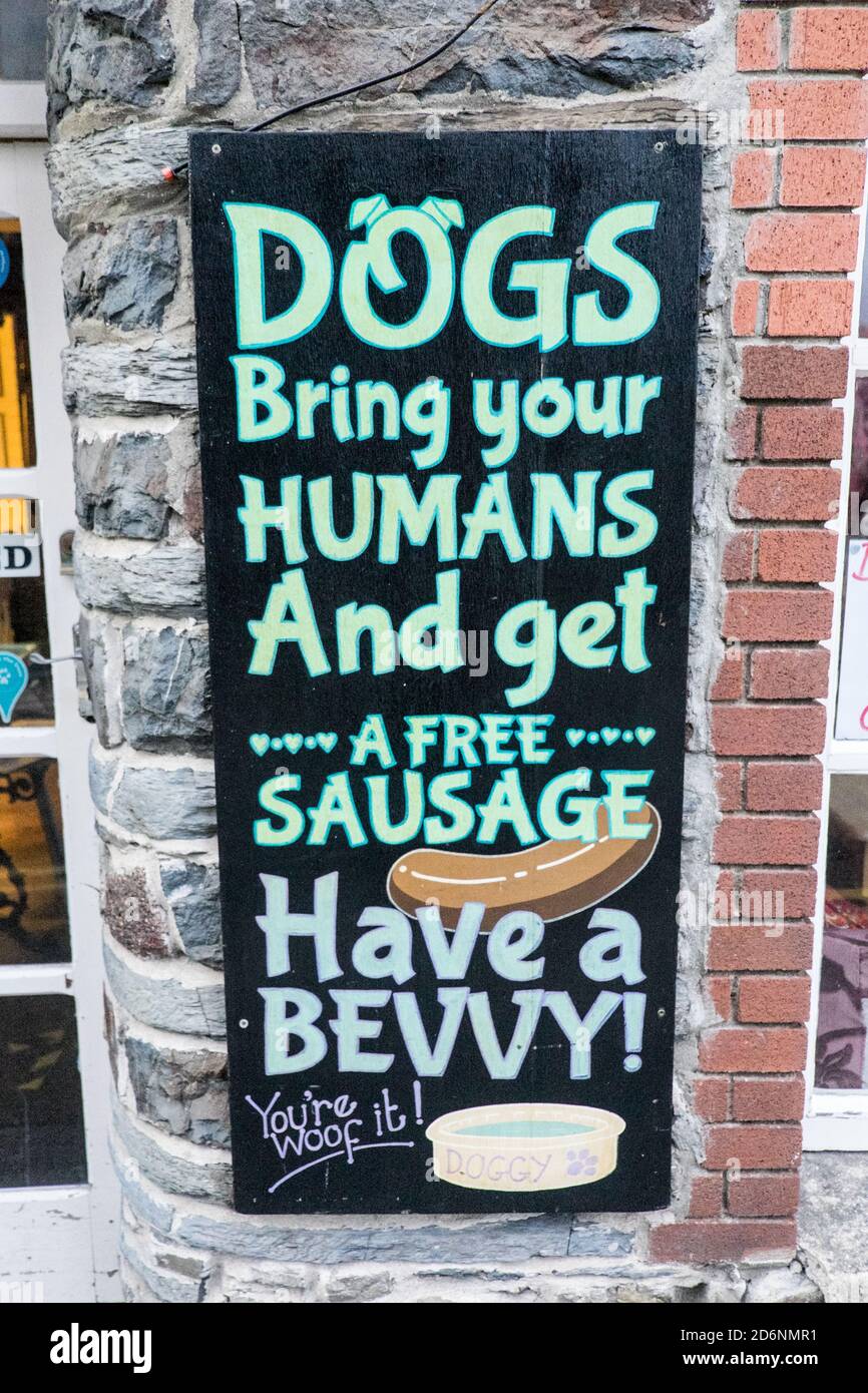 Humour pub hi-res stock photography and images - Alamy