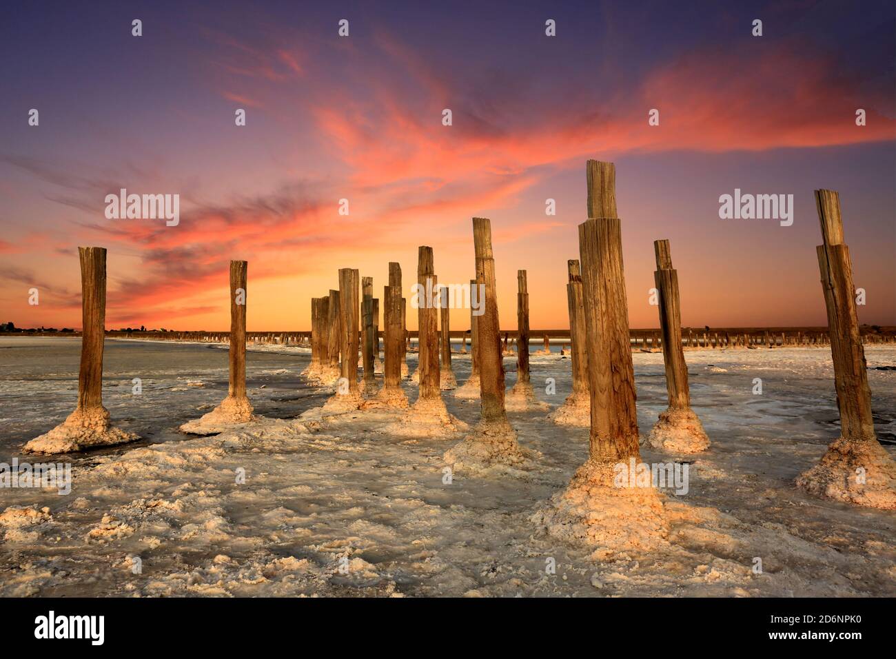 Landscape Wooden Pillar Free Carved Wooden Pillar Image | Download At