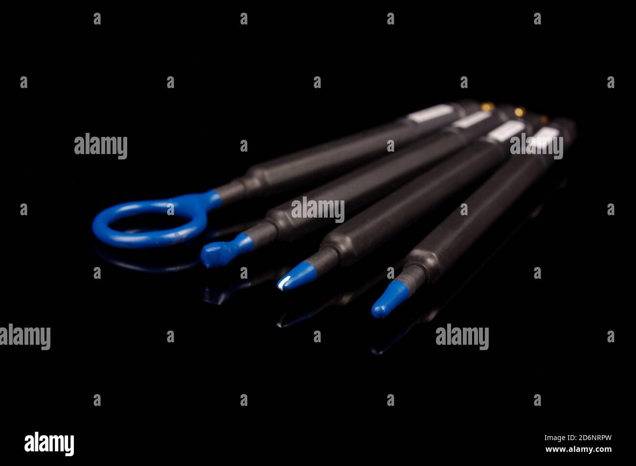 Set of near field probes for electric and magnetic field ...