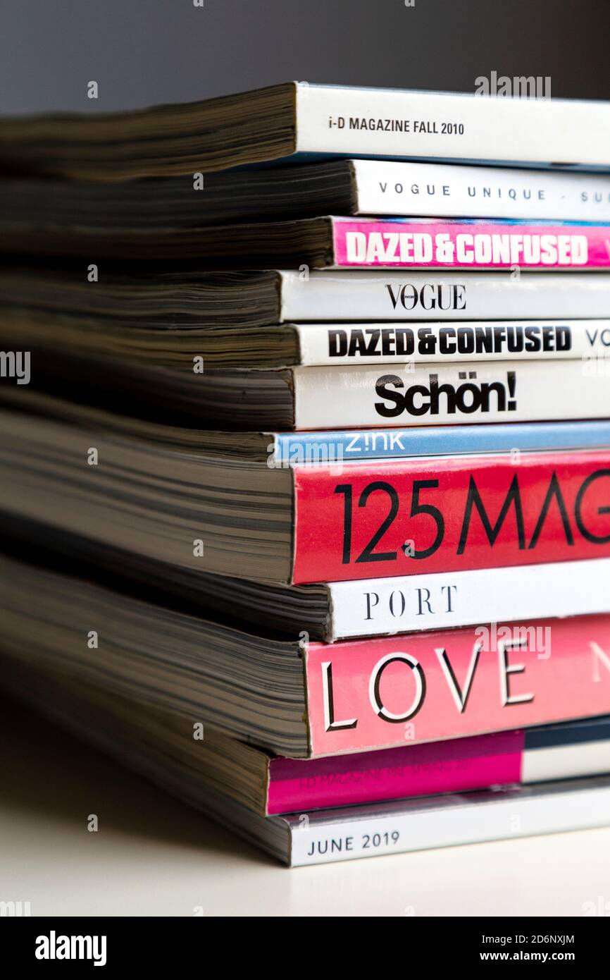 Fashion magazines hi-res stock photography and images - Alamy