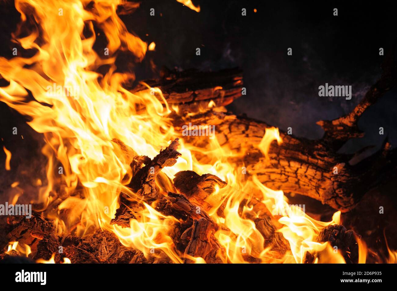 Fire campfire hi-res stock photography and images - Alamy