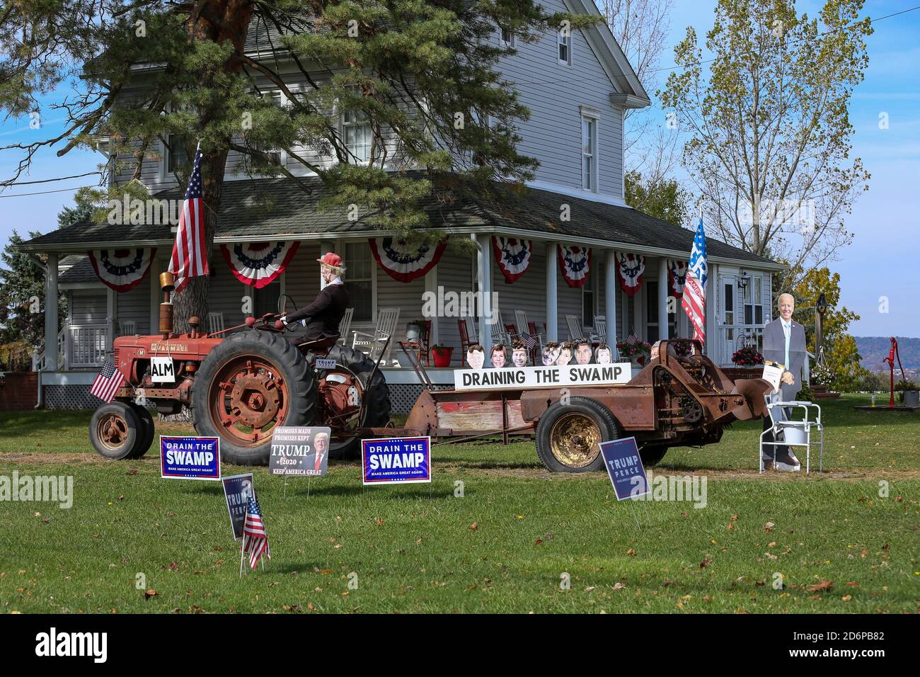 Elizabethville, United States. 18th Oct, 2020. A small business owner ...
