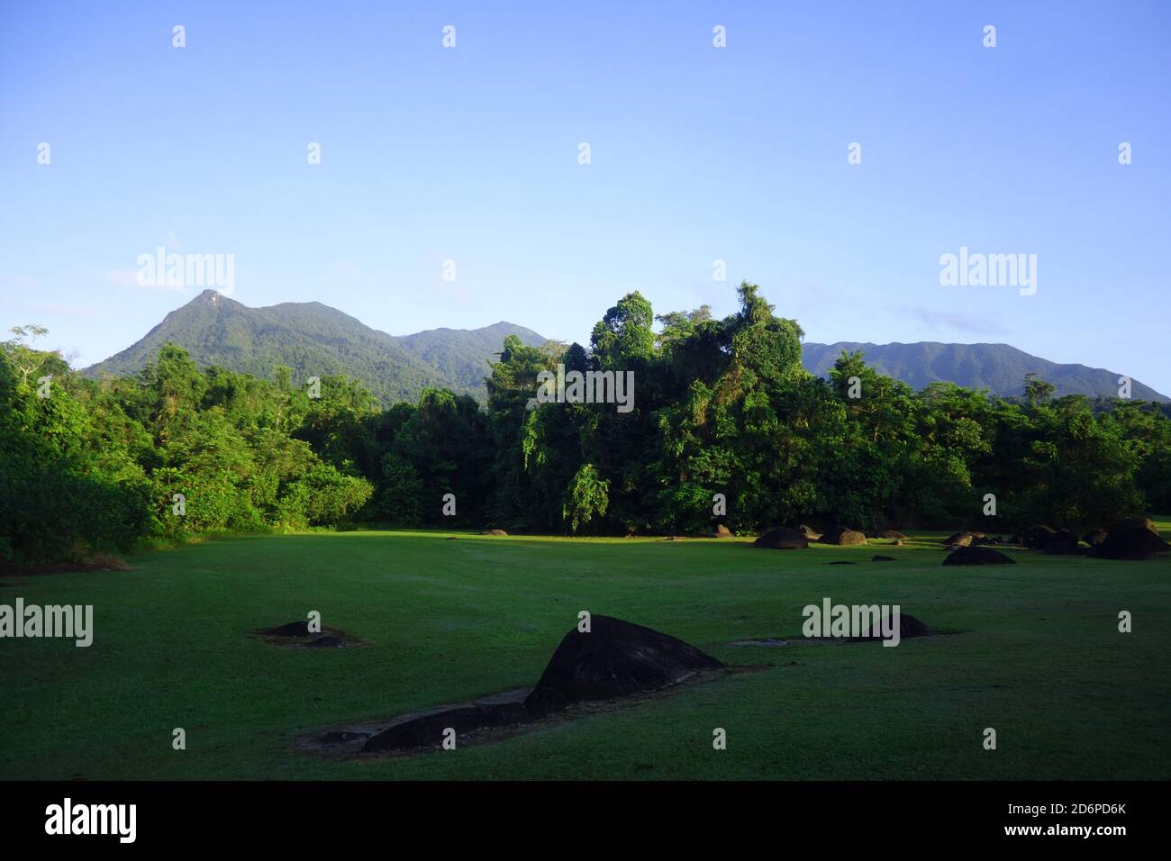 Mt bartle frere hi-res stock photography and images - Alamy