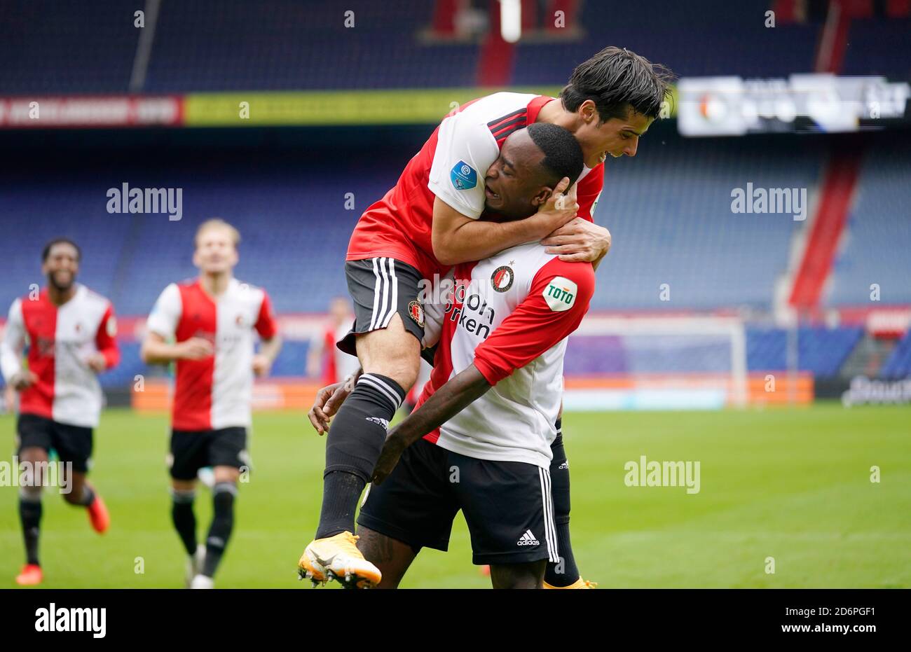 Ridgeciano Haps (Feyenoord) scores 1-0, congrats are from Jaoa Teixera ...