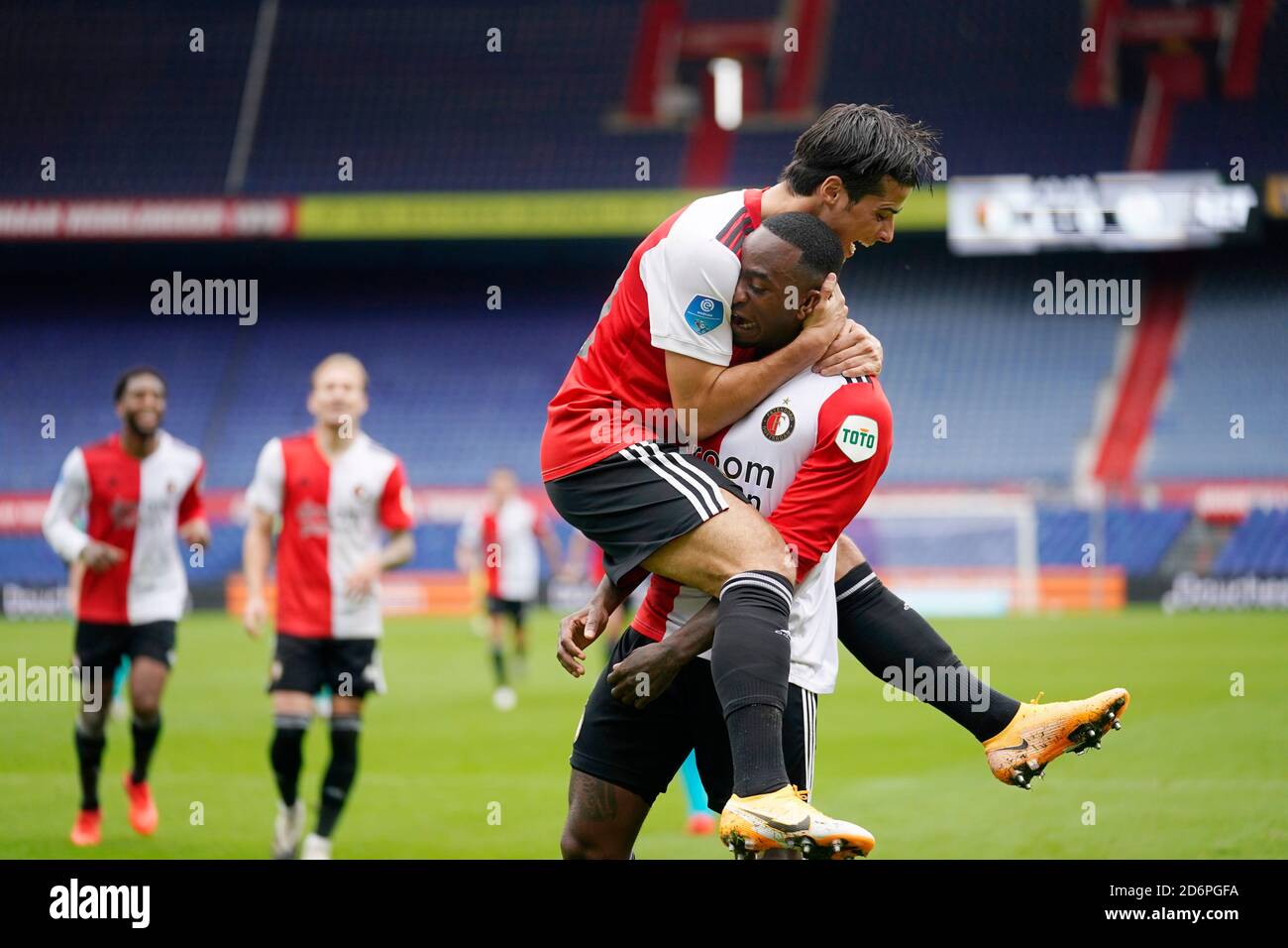 Ridgeciano Haps (Feyenoord) scores 1-0, congrats are from Jaoa Teixera ...