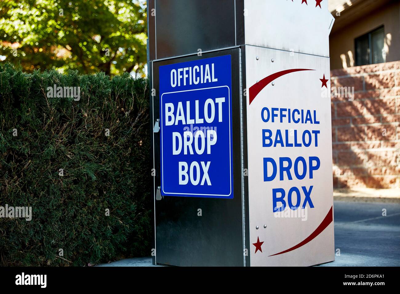Drop off box hi-res stock photography and images - Alamy