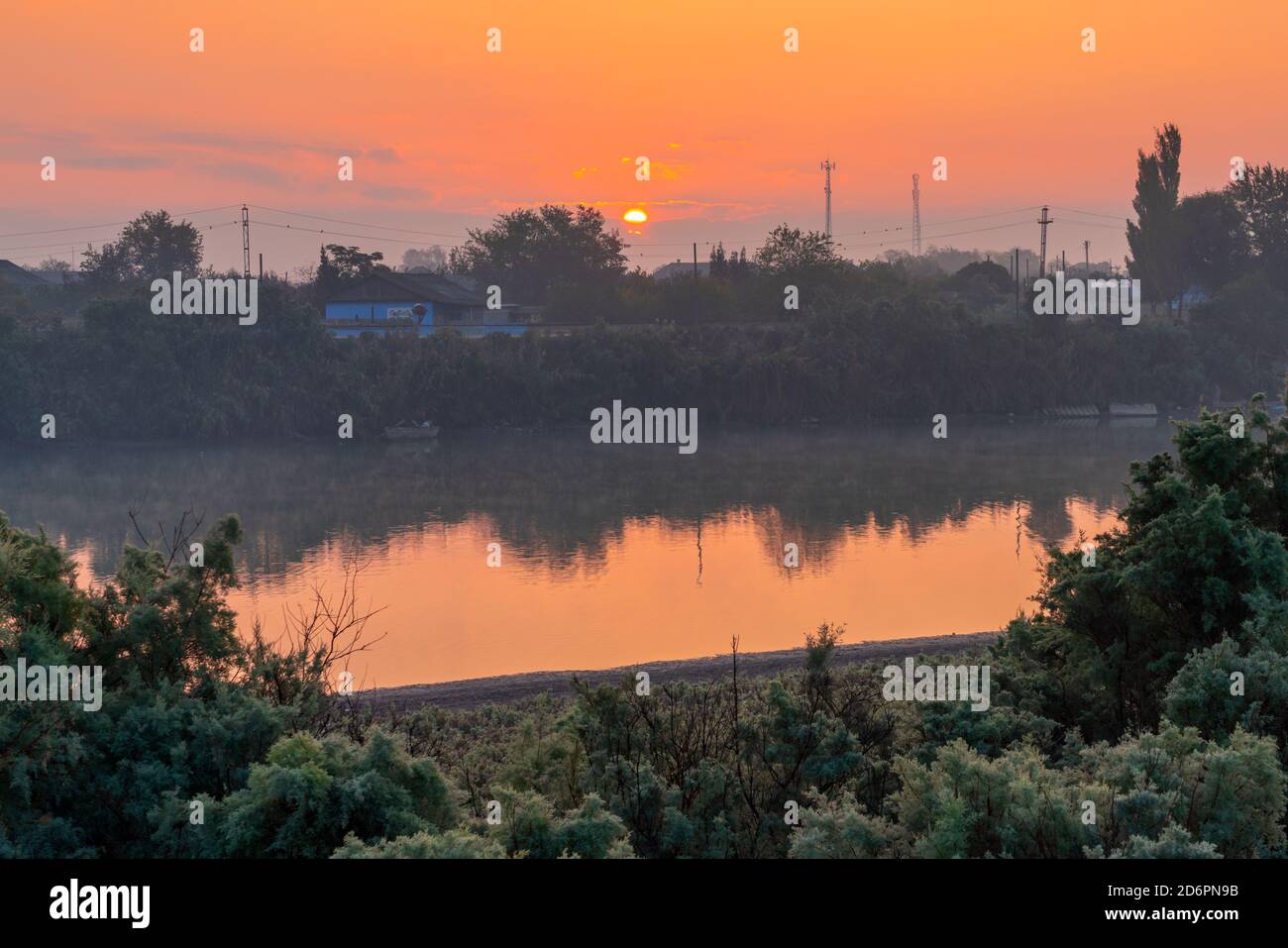 Flat calm lake surface hi-res stock photography and images - Alamy