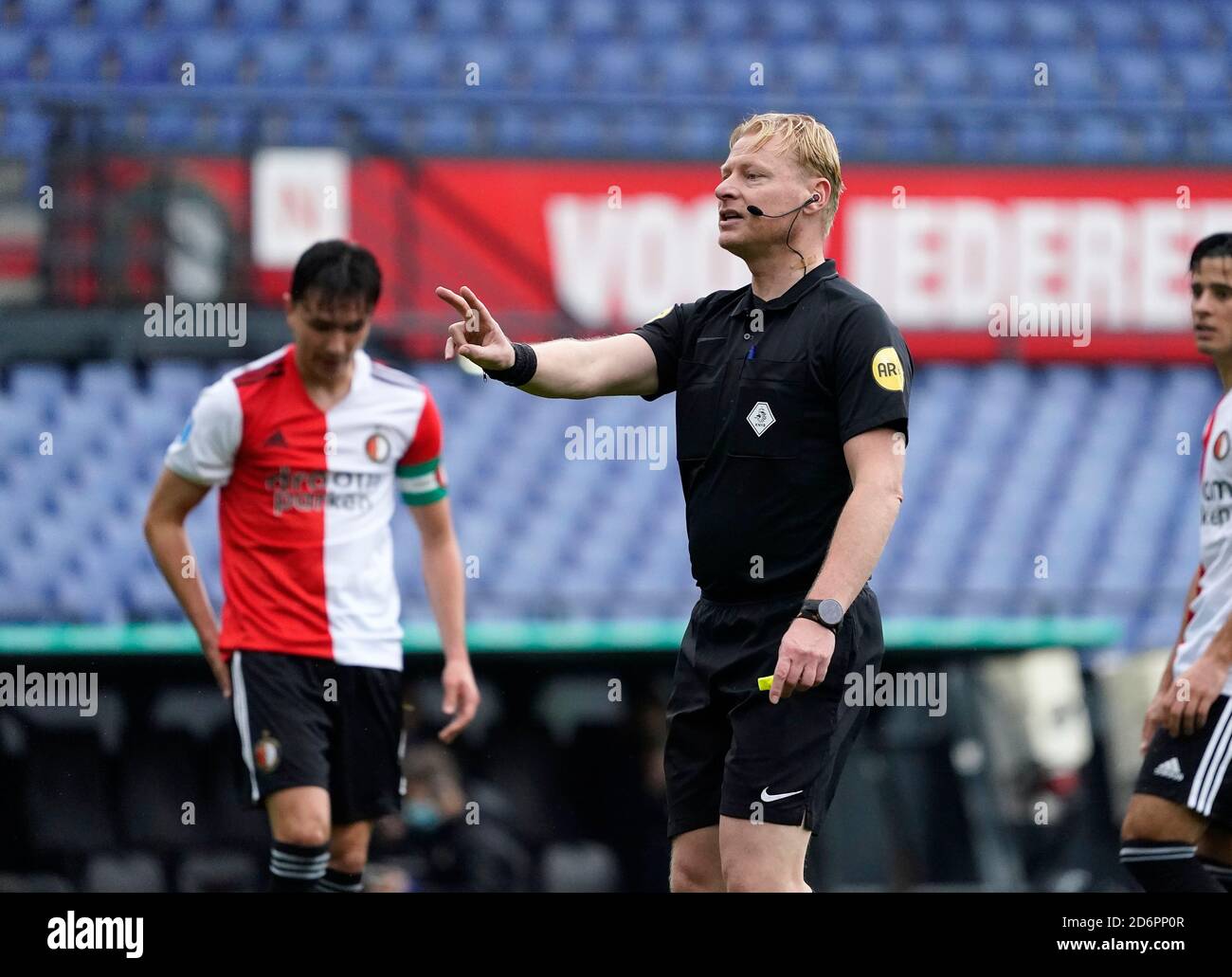 Referee kevin blom hi-res stock photography and images - Alamy