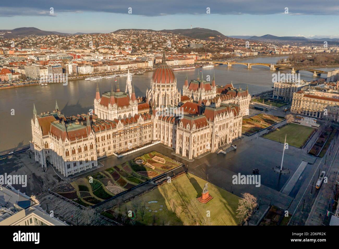 Kossuth lajos square hi-res stock photography and images - Alamy