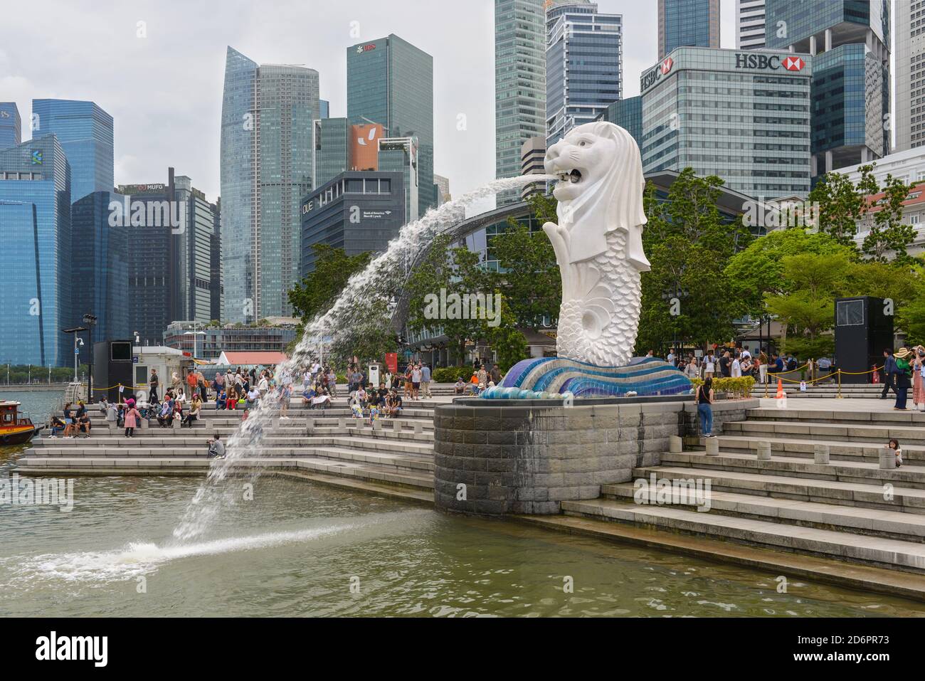 Singapore - December 3, 2019: Merlion statue fountain in Merlion Park ...