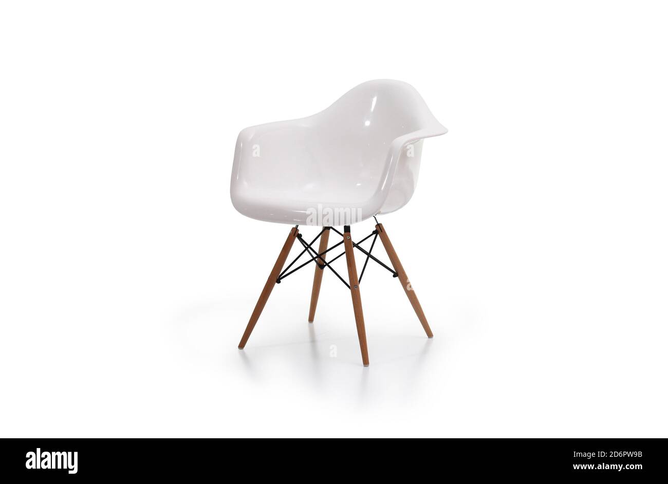 White Plastic Chair Wood Legs at Autumn Allen blog