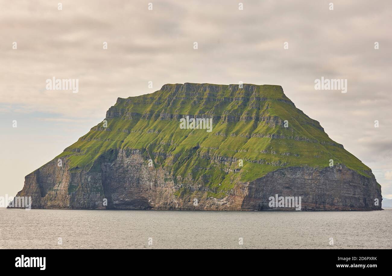 Faroe islands litla dimun hi-res stock photography and images - Alamy