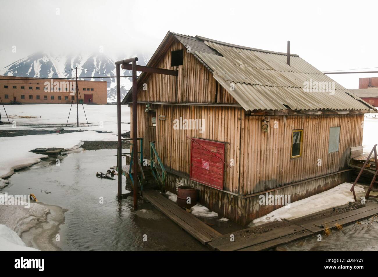 Abandoned buildings in the small arctic town Pyramiden at Svalbard ...