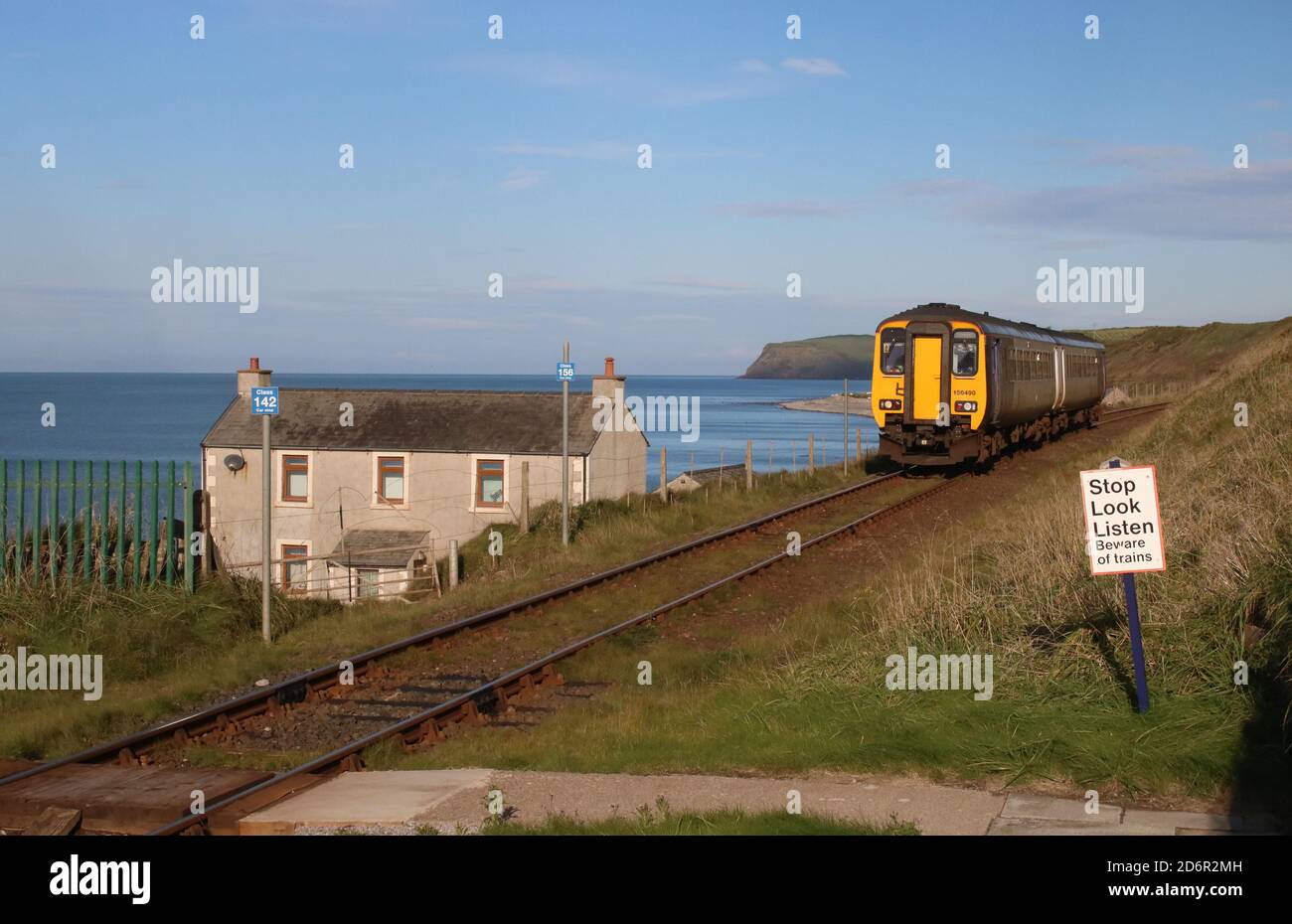 Class 156 Super Sprinter dmu in Northern trains livery approaching ...