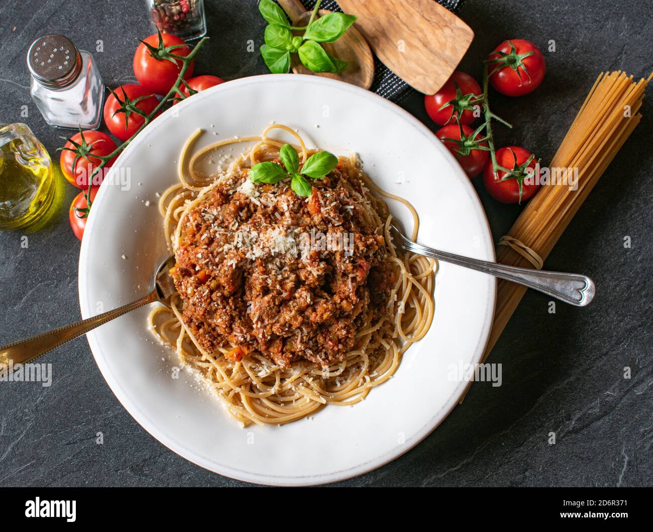 Brown spaghettis hi-res stock photography and images - Alamy