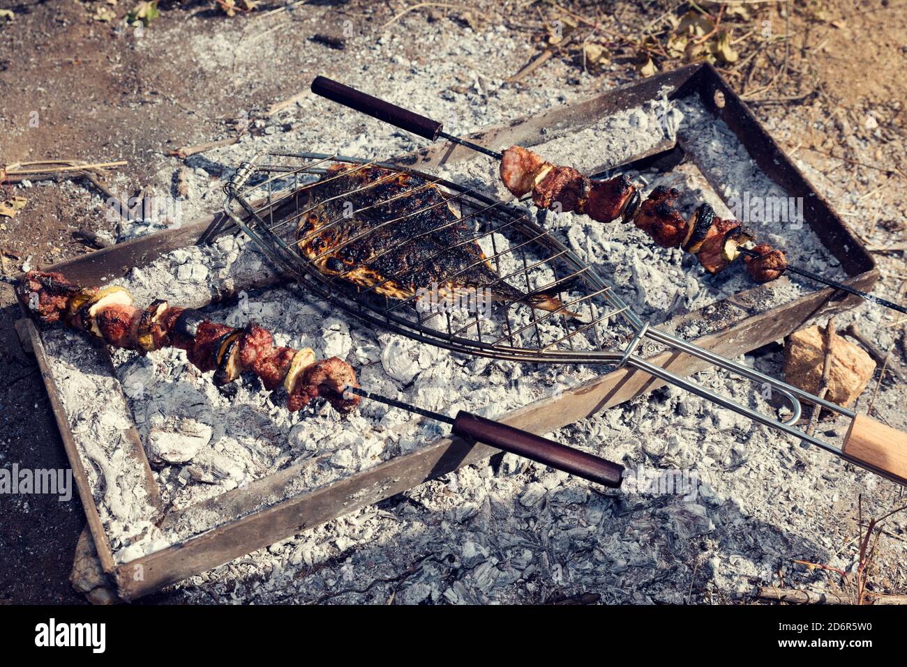 Fish Over Charcoal High Resolution Stock Photography and Images - Alamy