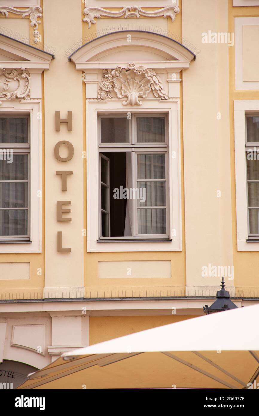 Generic hotel sign hi-res stock photography and images - Alamy