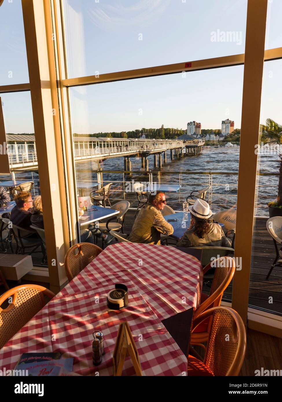 Restaurant on the Pier. German resort architecture (Baederarchitektur ...
