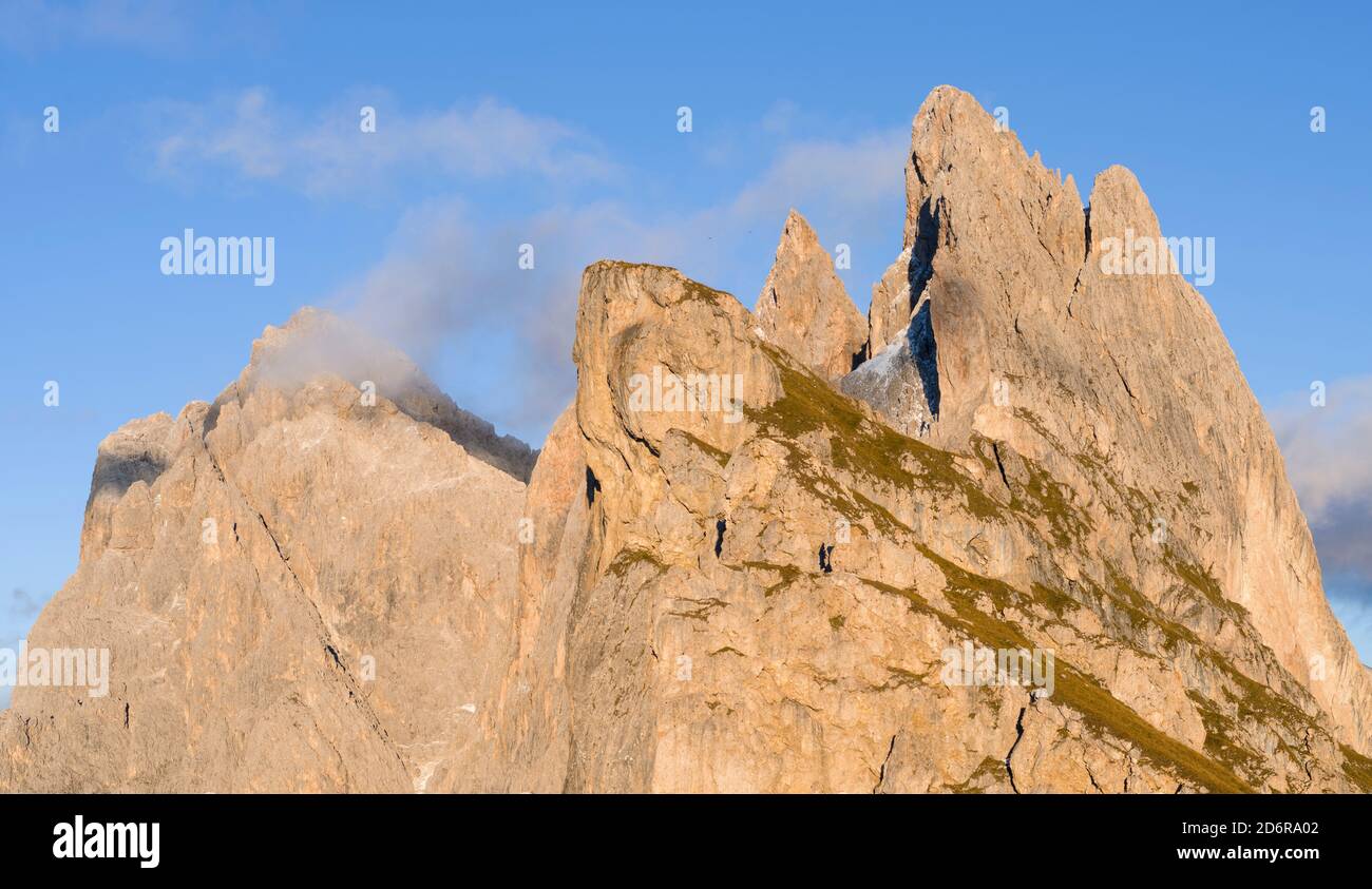 Geisler mountains (Gruppo delle Odle, Le Odle, Odles) in the nature ...