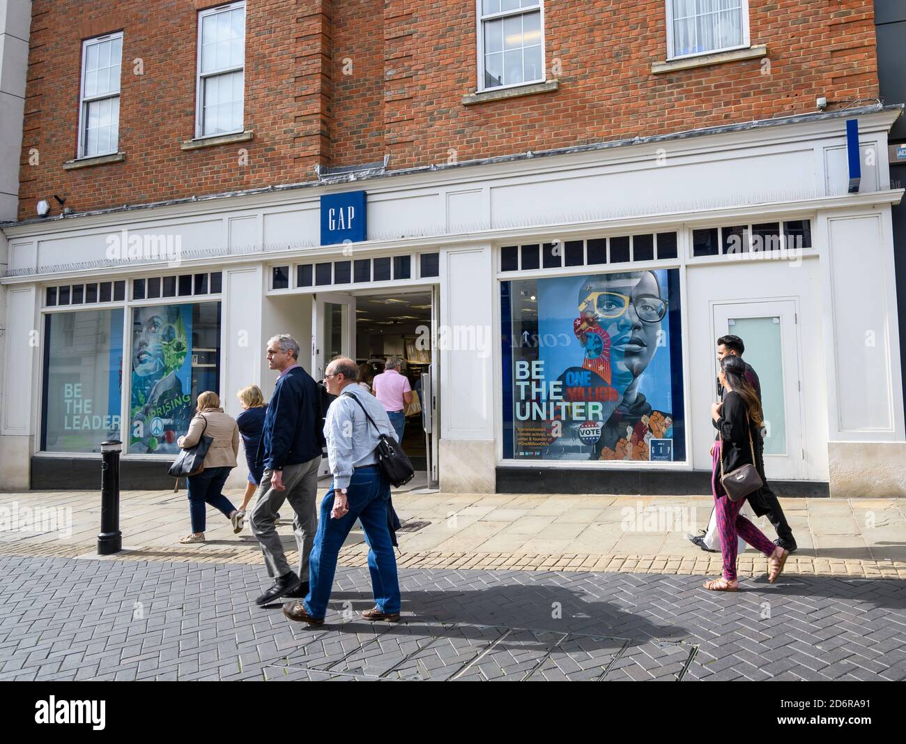 Gap store 2020 hi-res stock photography and images - Alamy