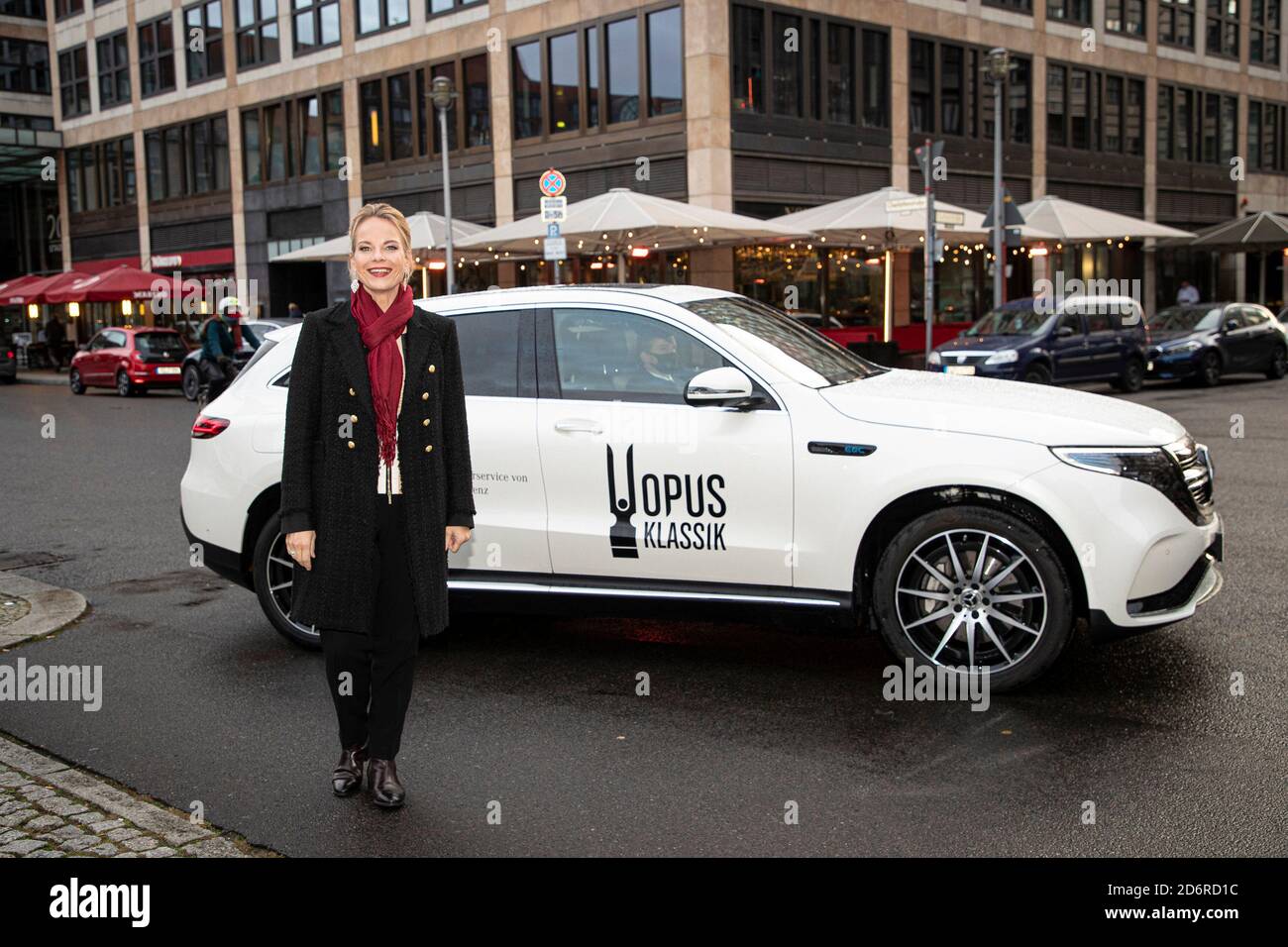 Berlin, Deutschland. 18th Oct, 2020. Award winner Sanger of the Year ...