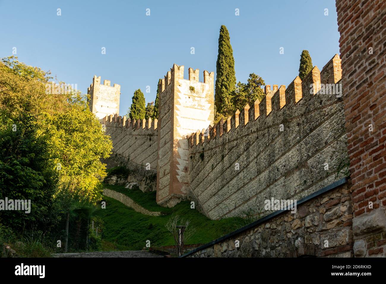 Verona city walls hi-res stock photography and images - Alamy