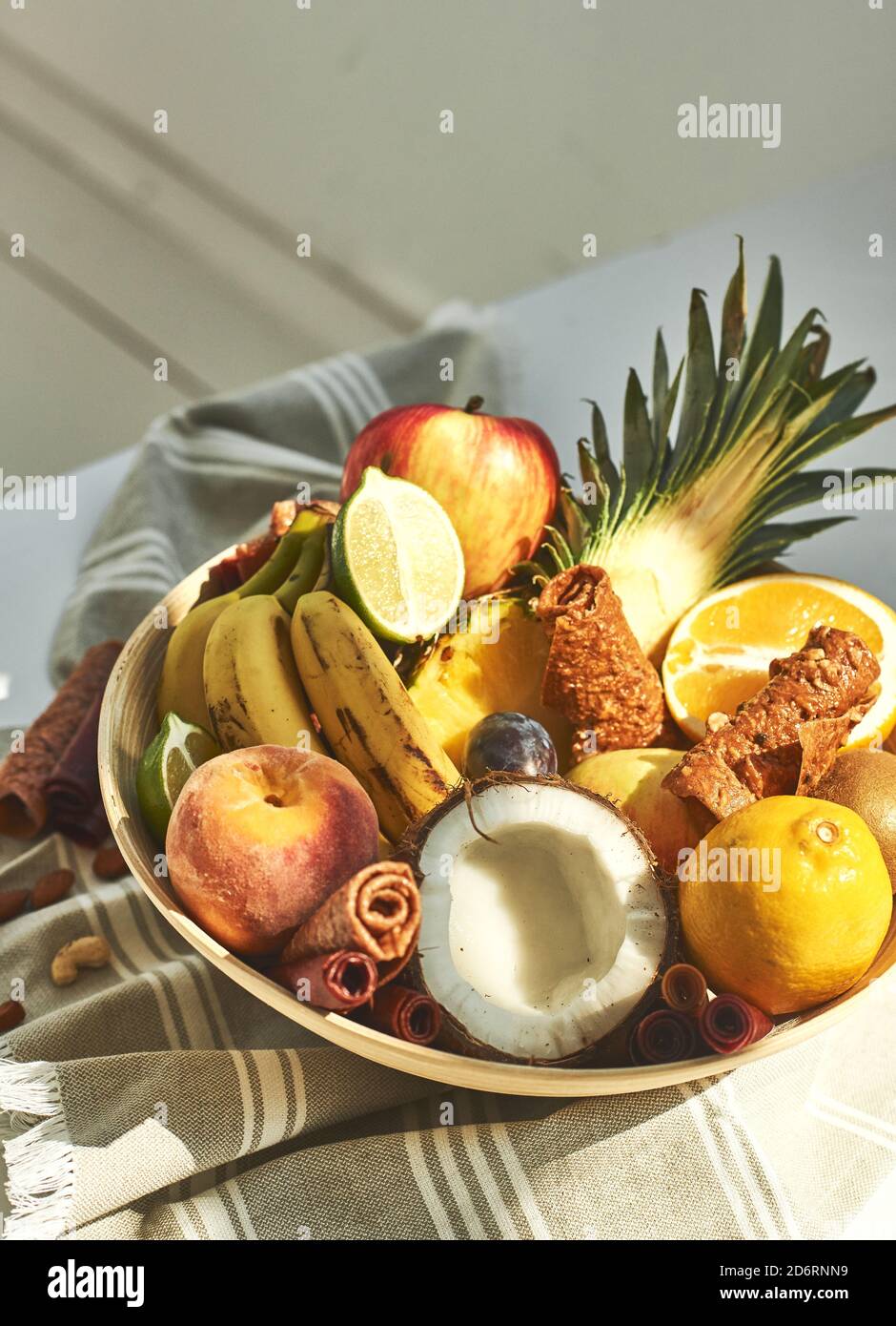 Tropical fruits table hi-res stock photography and images - Alamy