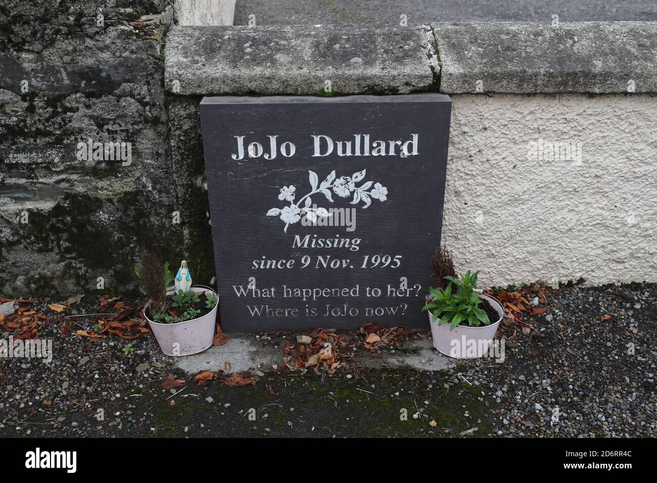 A memorial at the last known spot where Josephine ÒJoJoÓ Dullard was ...