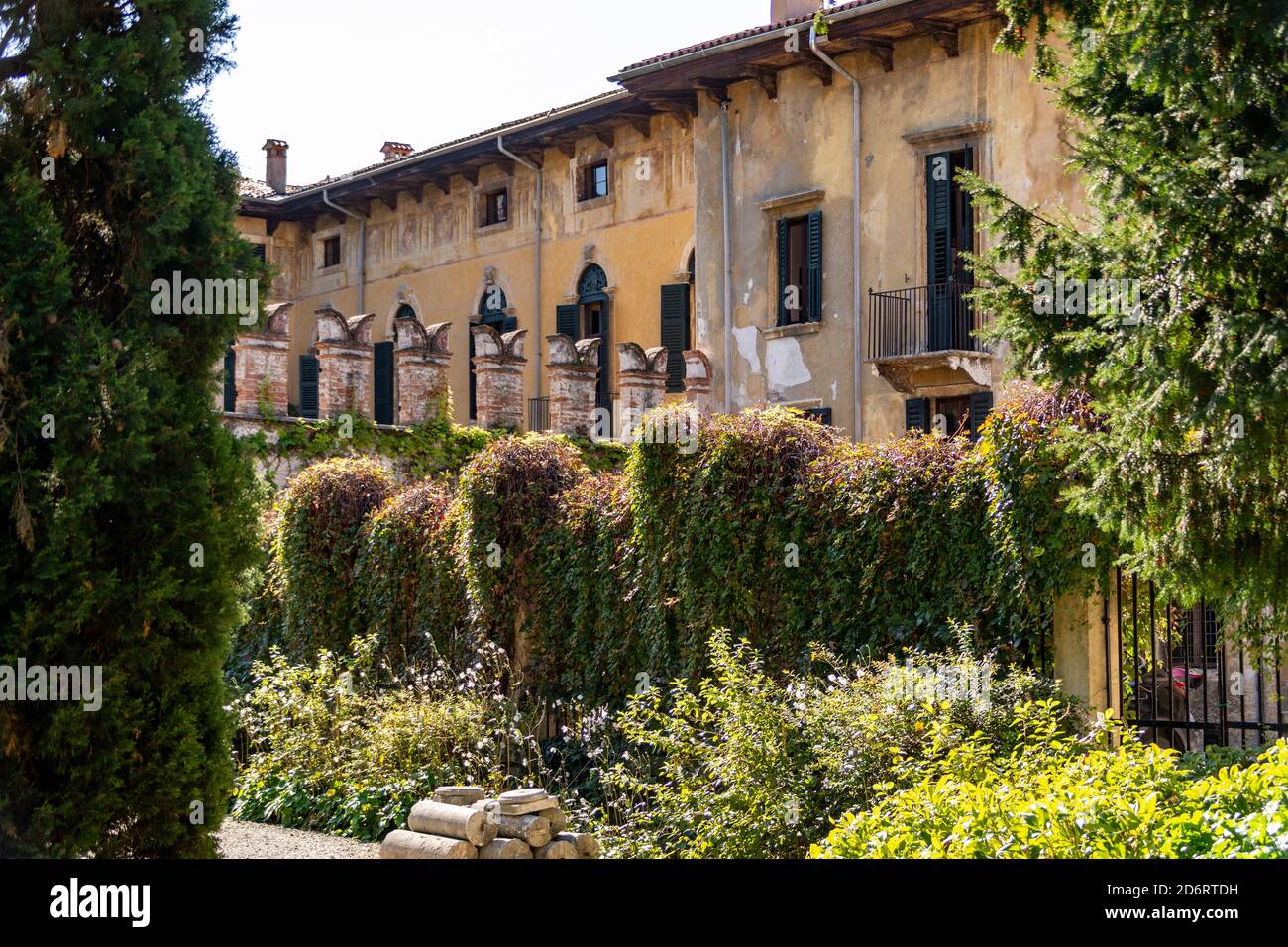 Famous 14th Century "Giusti" Palace and garden in Verona, Italy ...