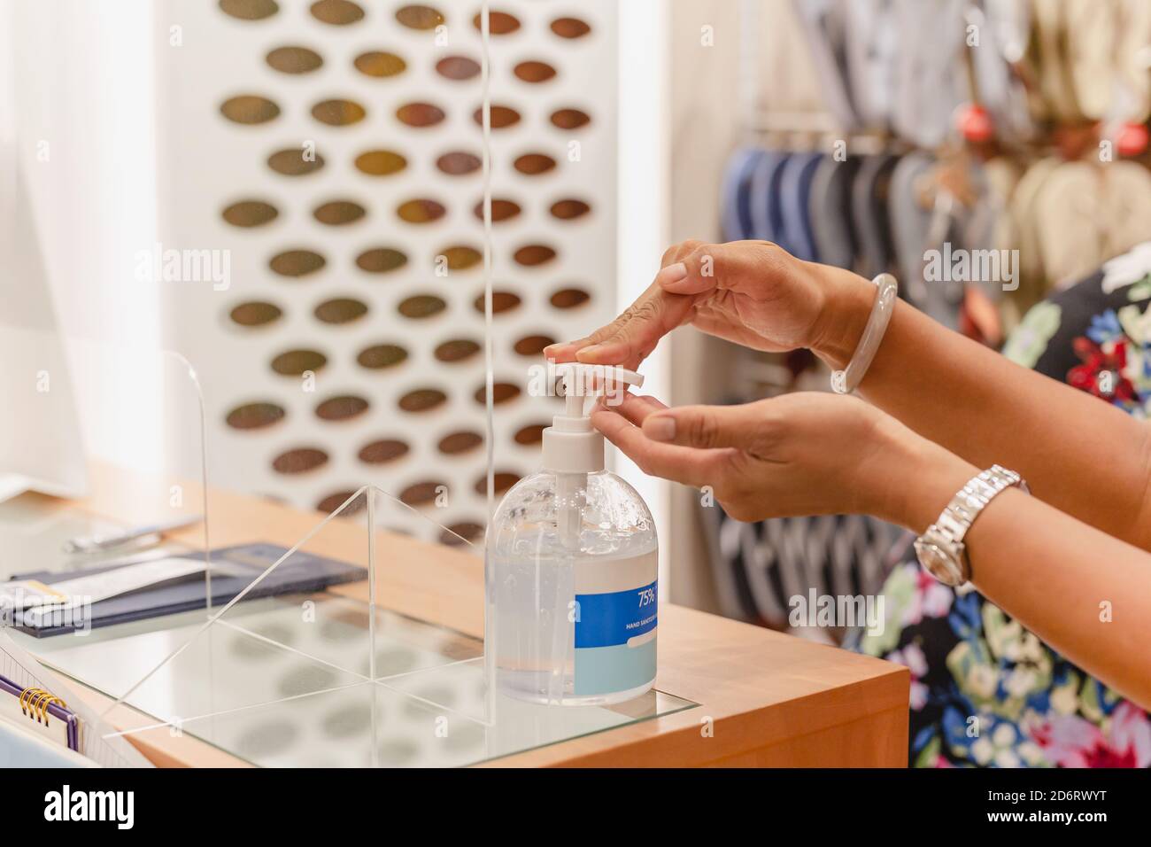 Women hand washing clothes hi-res stock photography and images - Alamy