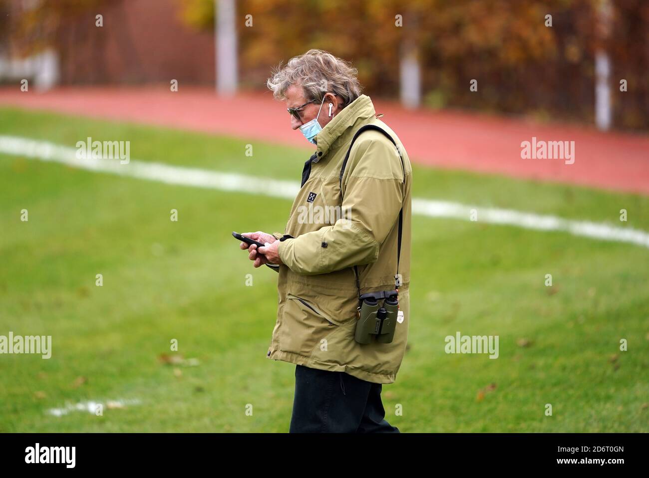Trainer Mark Johnston in the parade ring at Pontefract Racecourse Stock ...