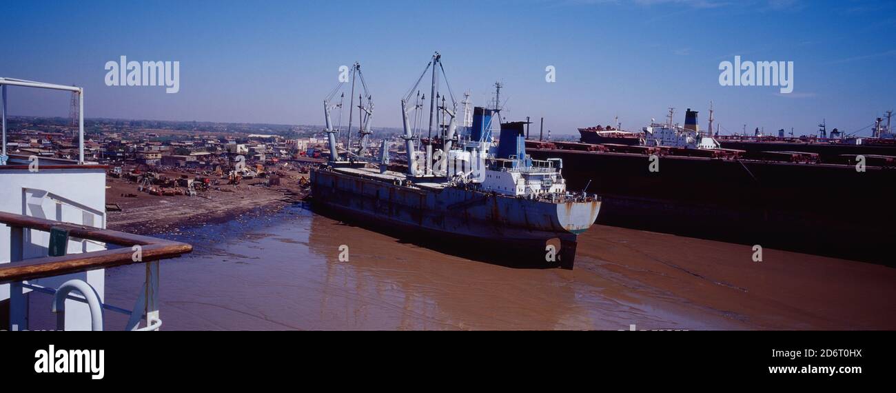 Alang, india hi-res stock photography and images - Alamy