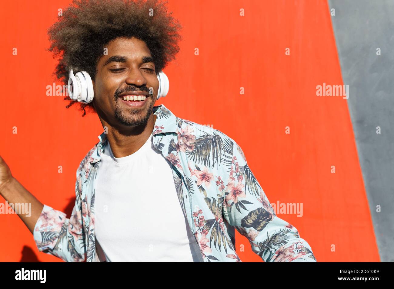 Bearded black man afro hi-res stock photography and images - Alamy