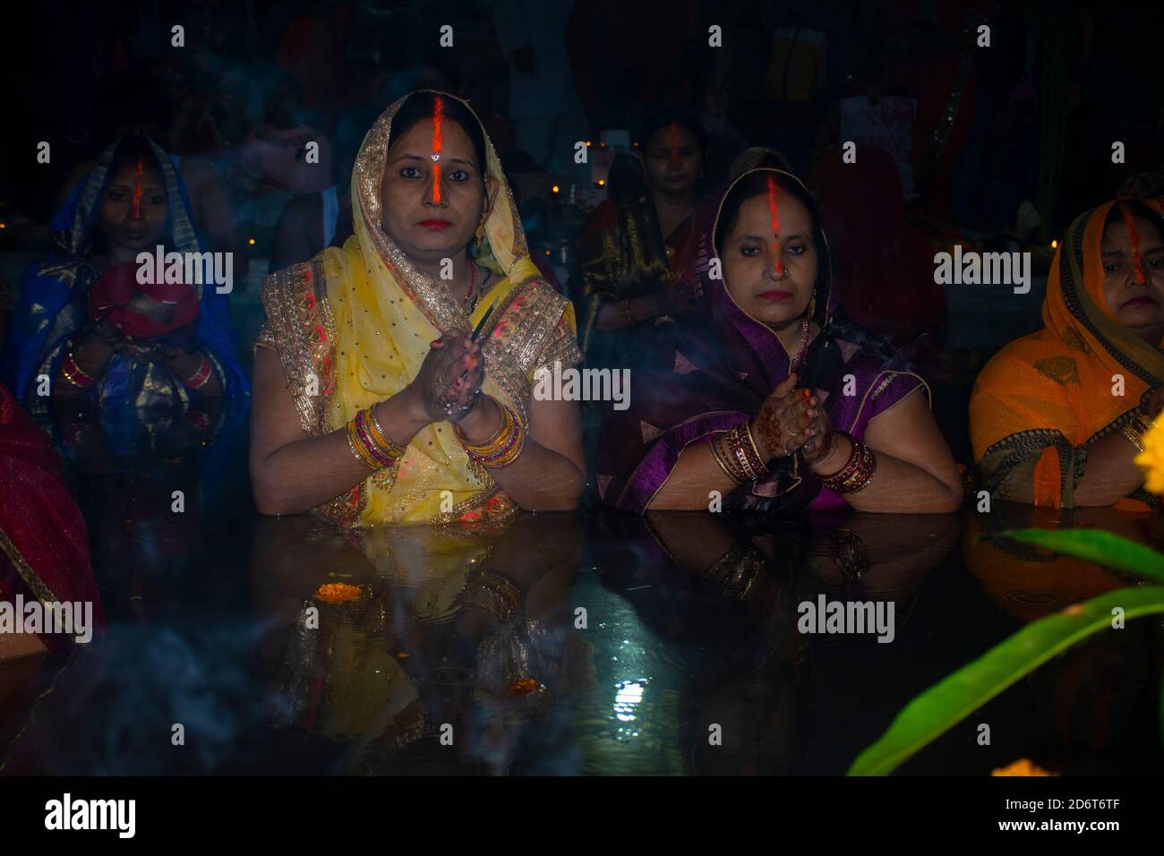 Woman chhath devotee hi-res stock photography and images - Alamy