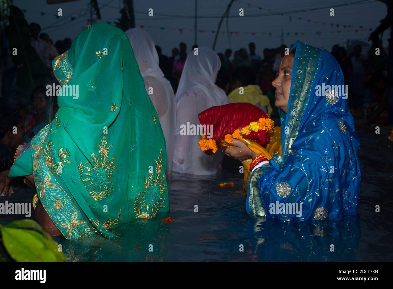 Indian woman performing pooja hi-res stock photography and images - Alamy