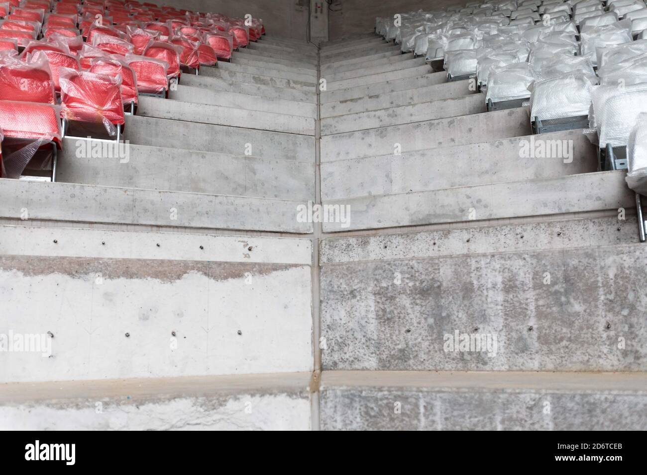 Covered grandstand roof hi-res stock photography and images - Alamy