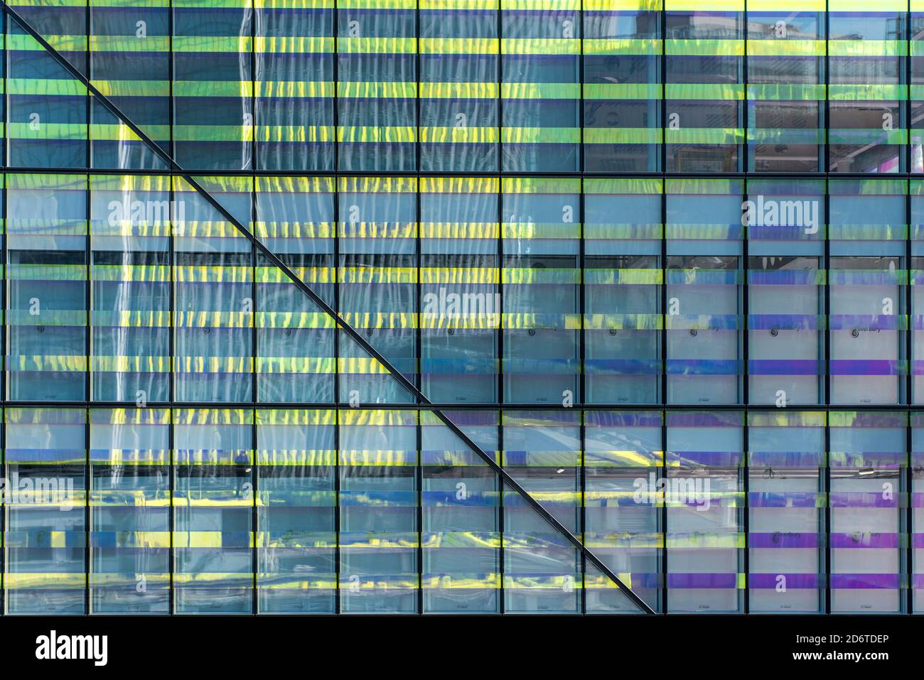 Detail of the crown of dichroic glass on the building. 10 Fenchurch ...