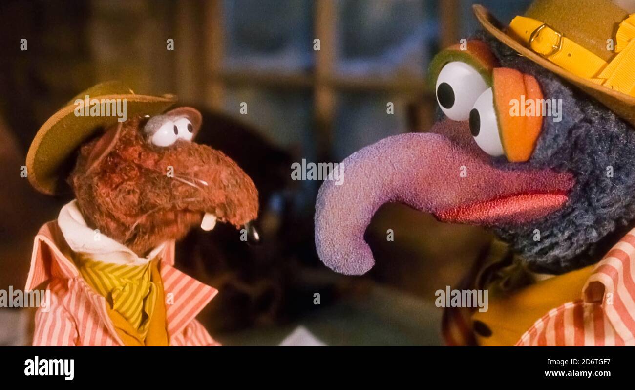 USA. Gonzo and Rizzo The Rat in a scene from the ©Buena Vista Pictures ...