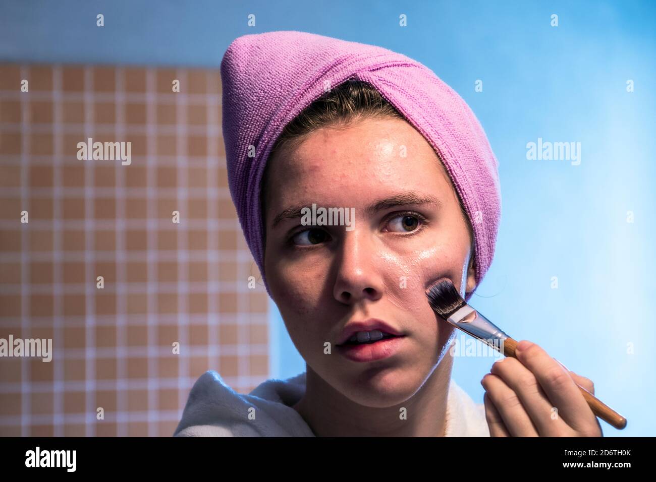 Teen skin care hi-res stock photography and images - Alamy