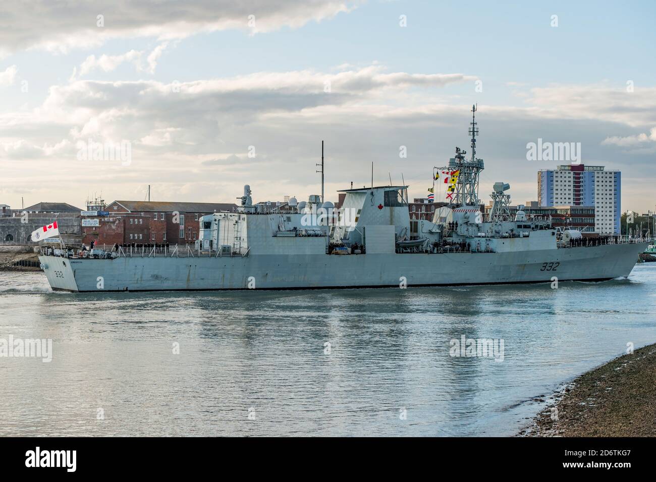 The Royal Canadian Navy frigate HMCS Ville de Quebec (FFH332) arrived ...