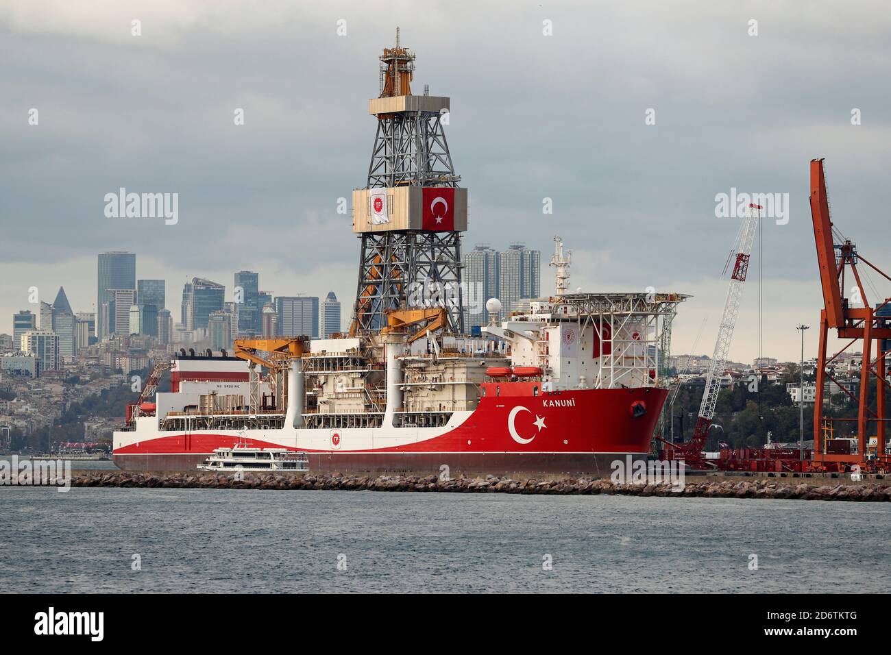 Kanuni drilling ship hi-res stock photography and images - Alamy