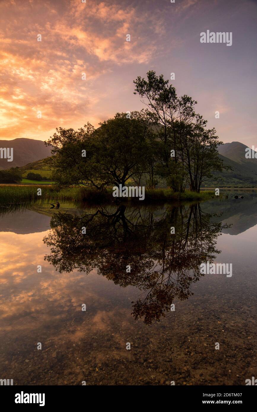 Sunrise at Brothers Water in the Lake District, Cumbria England UK ...