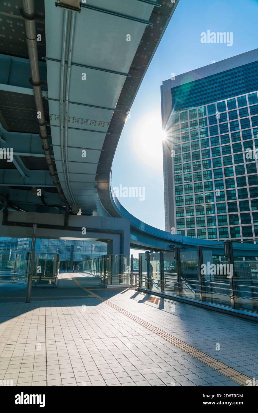 The elevated footbridge at Shiodome district Tokyo Japan Stock Photo ...