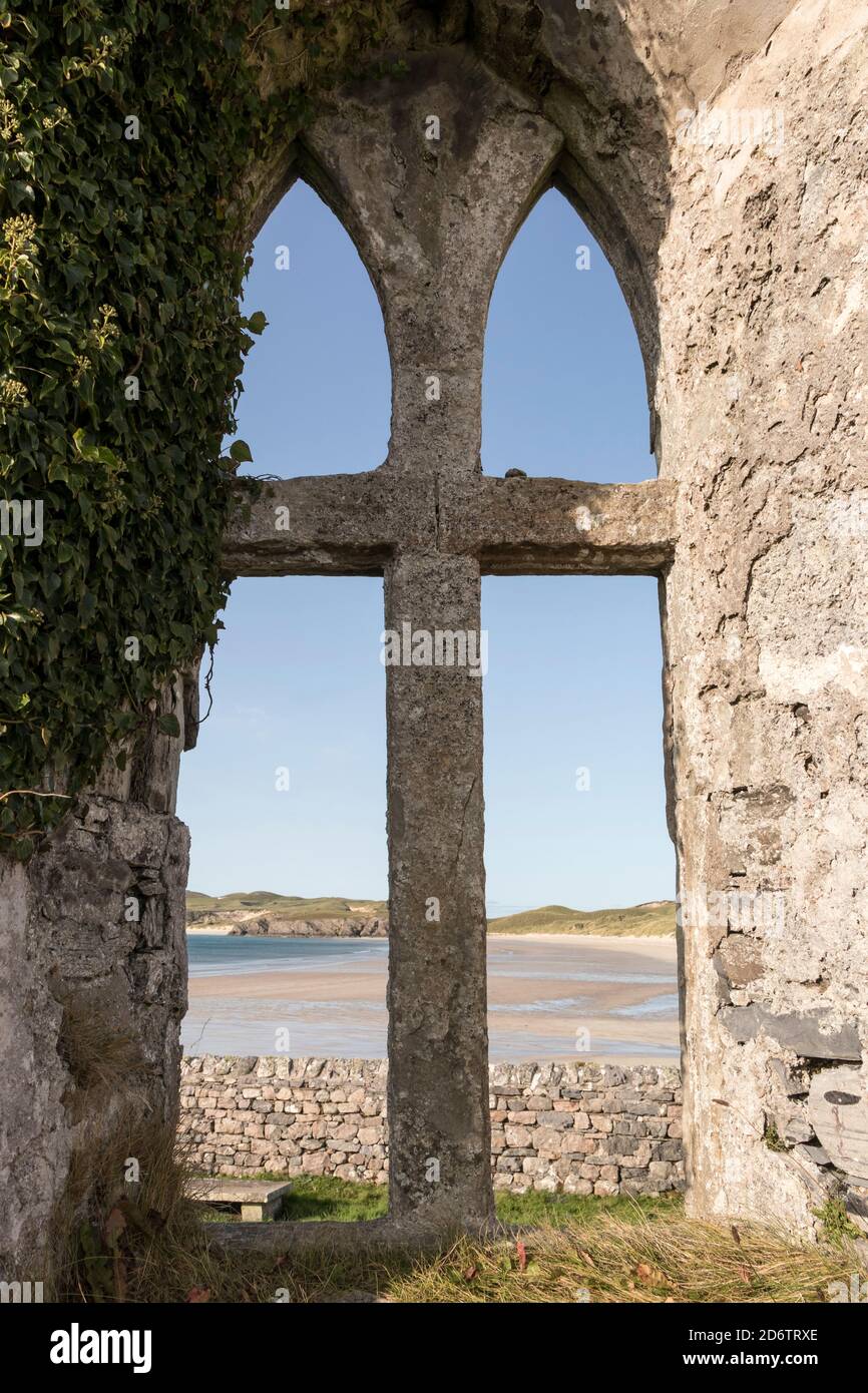 Balnakeil Beach Viewed Through the Window of the Ruined Balnakeil ...