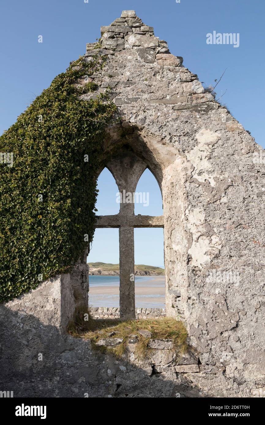 Balnakeil Beach Viewed Through the Window of the Ruined Balnakeil ...