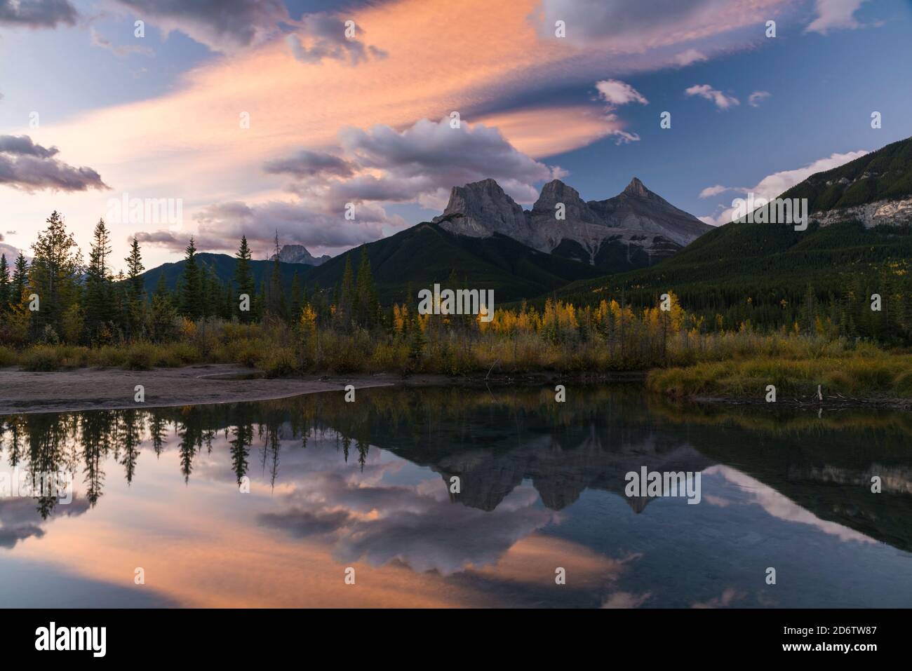 Three Sisters Peaks in Autumn during Sunrise, Canmore, Banff National ...