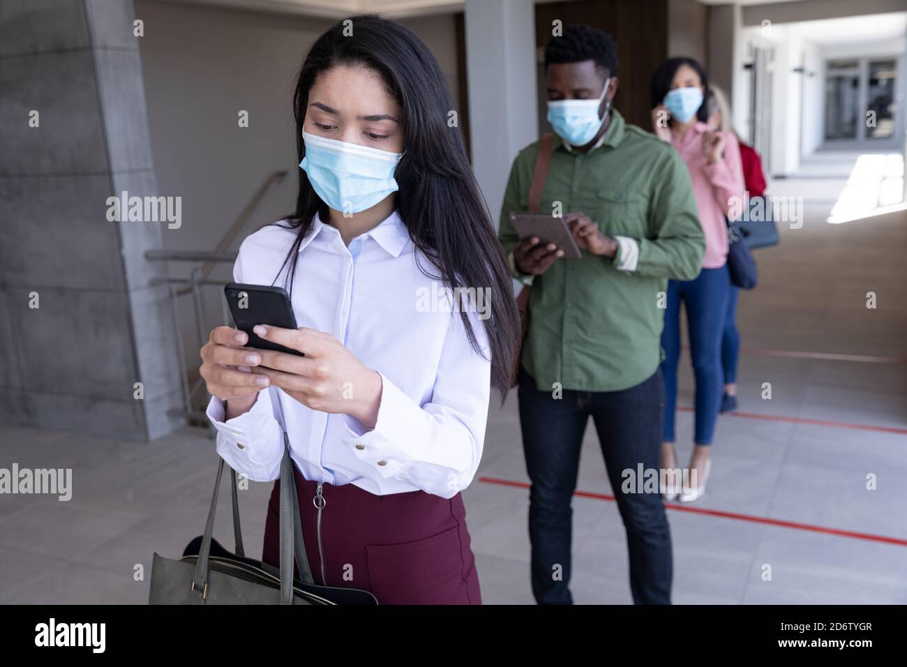 People standing queue hi-res stock photography and images - Alamy