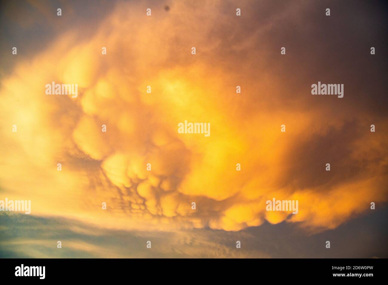 Rounded cloud shapes hi-res stock photography and images - Alamy